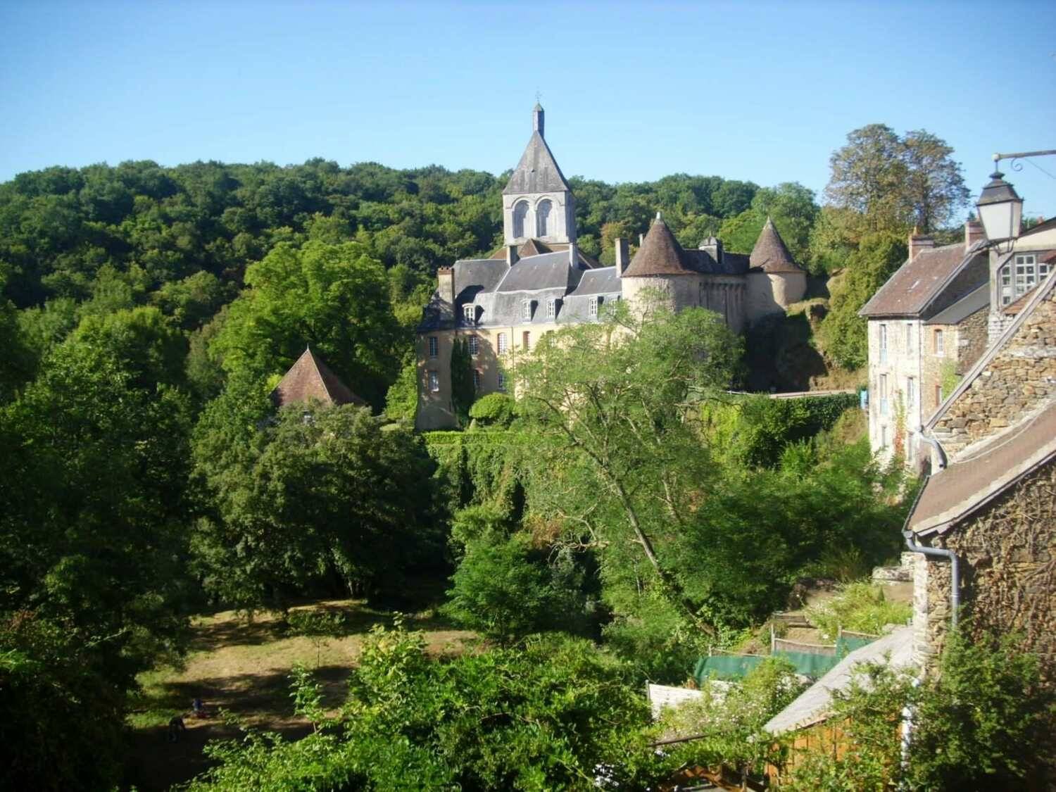 Typical Berry villages to discover Hotel Continental in Vierzon